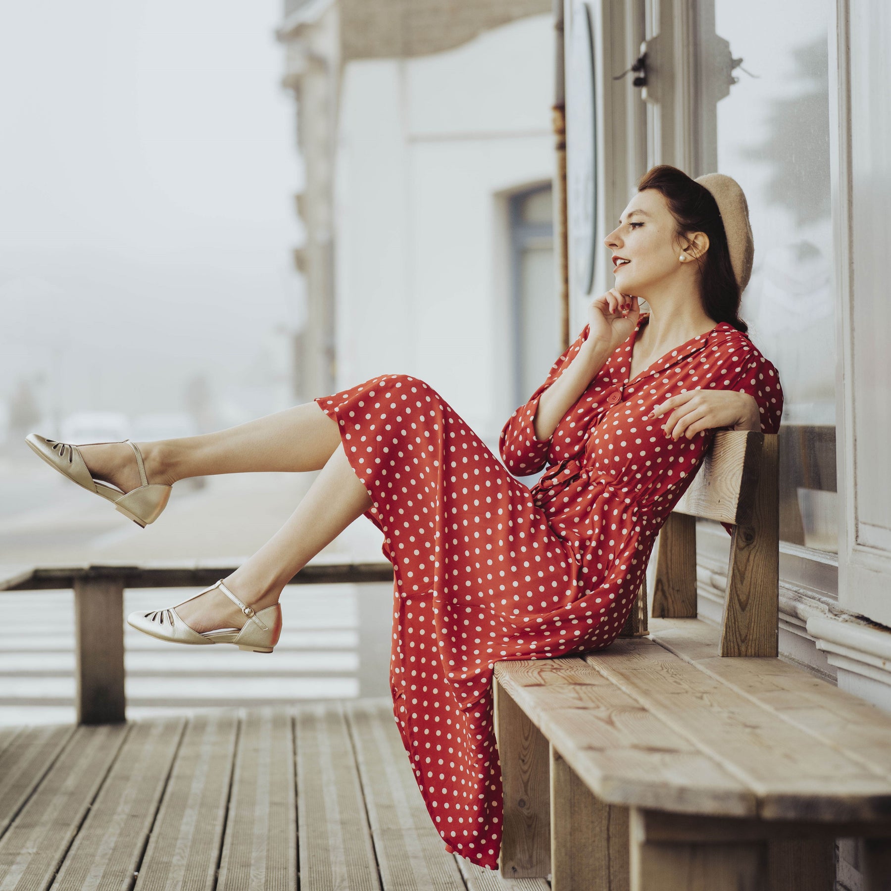 Singapore (Metallic Gold) – Charlie Stone